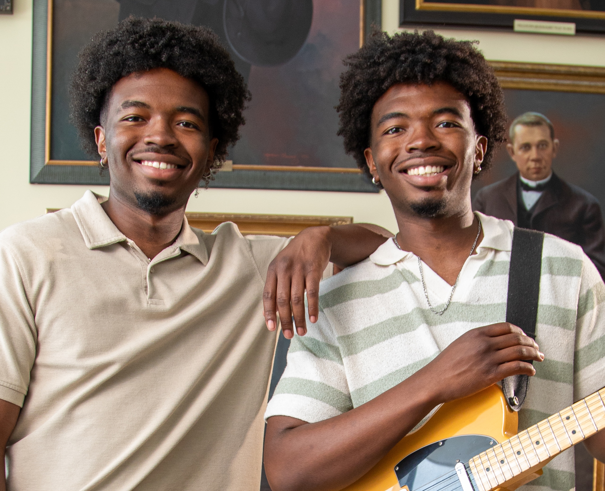 Meet The Graduating Twin Brothers Creating Soul & R&B: TwinSoundz